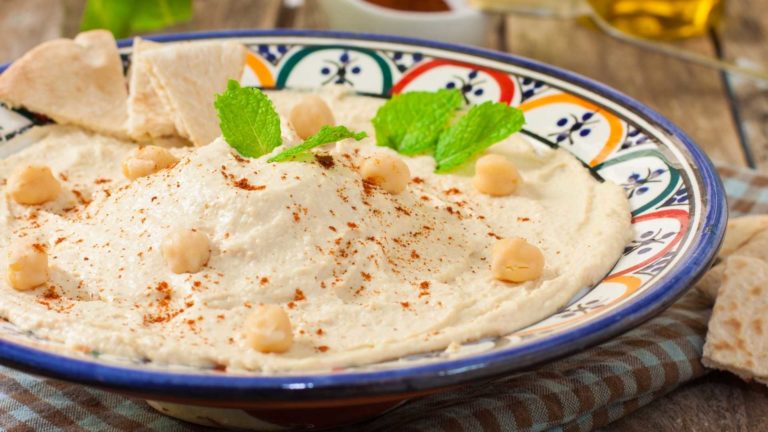 Low Fat Oil Free Hummus | Muneeza Ahmed